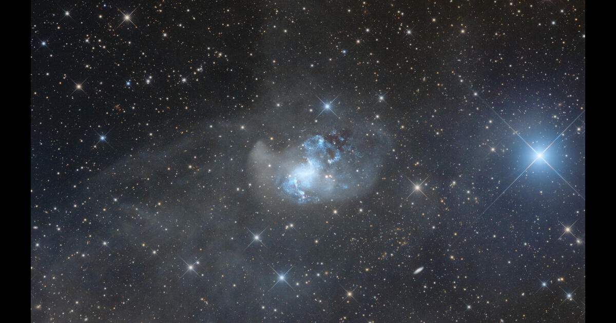 NGC1313 The Topsy Turvy Galaxy and IFN, IOTD at Astrobin | Telescope Live